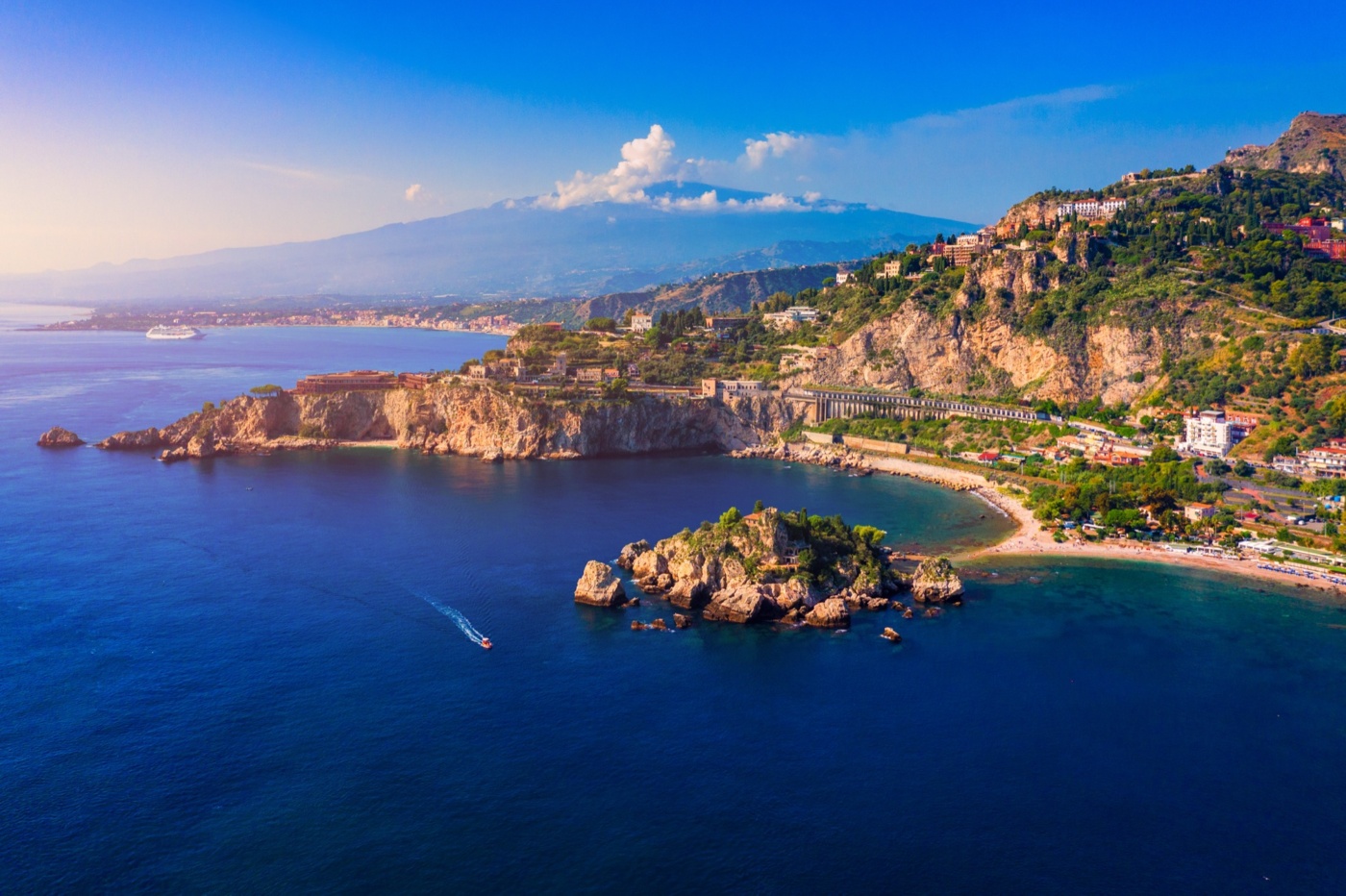 Taormina: Ein Juwel am Ionischen Meer mit atemberaubendem Blick auf den ...